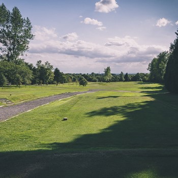 Hole 1 - Oldham Golf Club