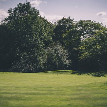 Hole 1 - Oldham Golf Club