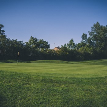 Hole 1 - Oldham Golf Club