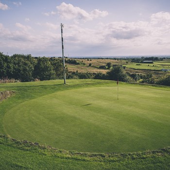 Hole 10 - Oldham Golf Club